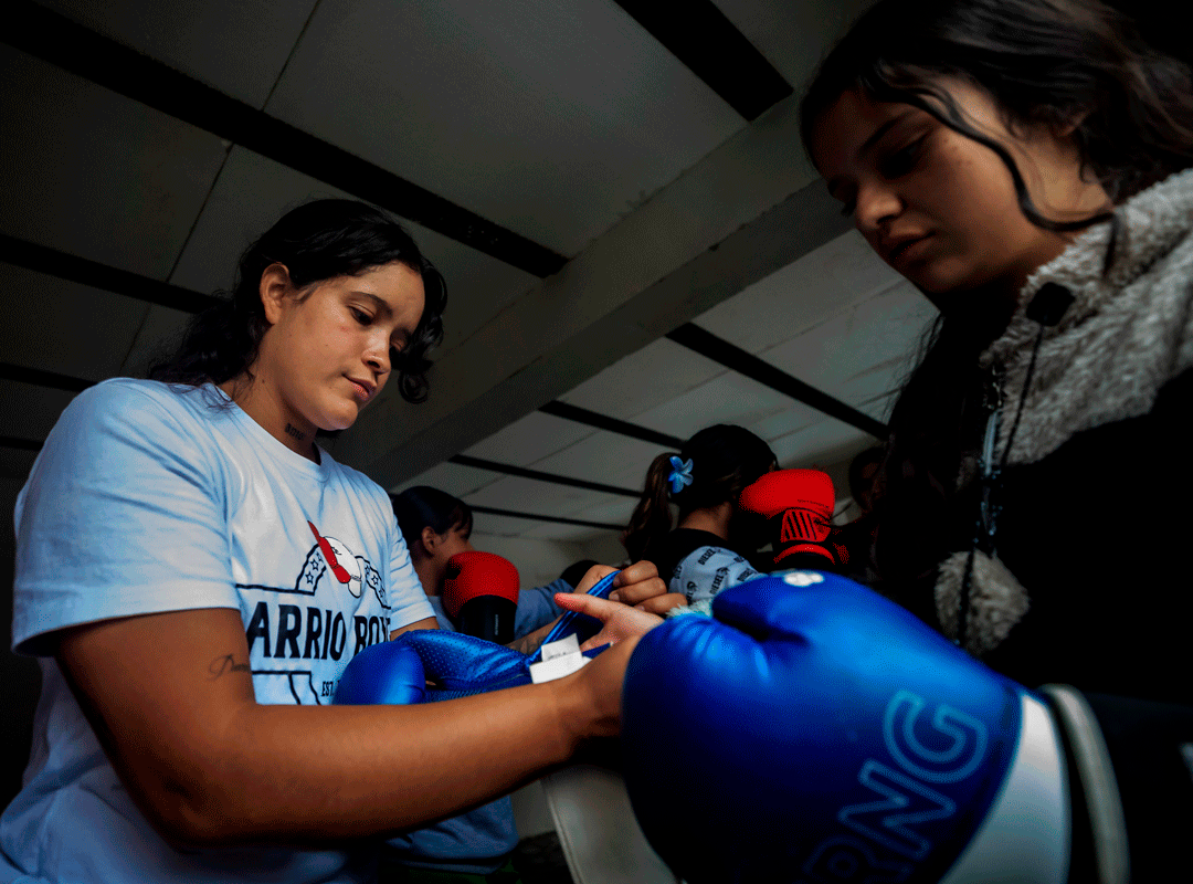 Practica de boxeo, esperanza para mujeres en La Honda
