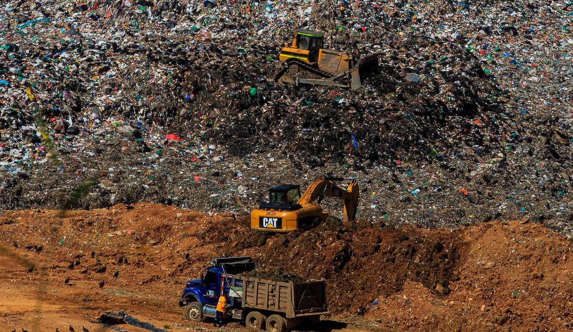 En fotos: 43 municipios llevan sus residuos al relleno La Pradera que ...