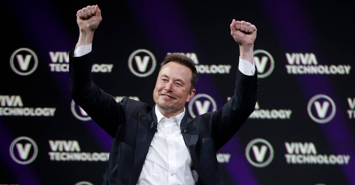Elon Musk montó su show en París, ¿qué hizo?