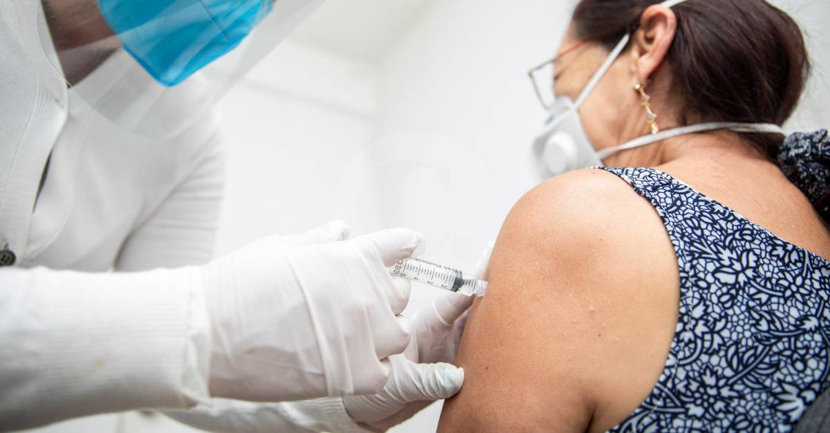 Colombia sí aplicará vacunas de AstraZeneca, confirma Invima