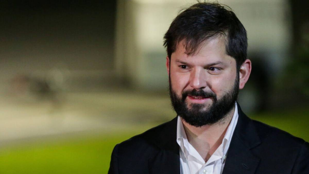 Gabriel Boric, presidente de Chile, enfrenta una denuncia por acoso sexual