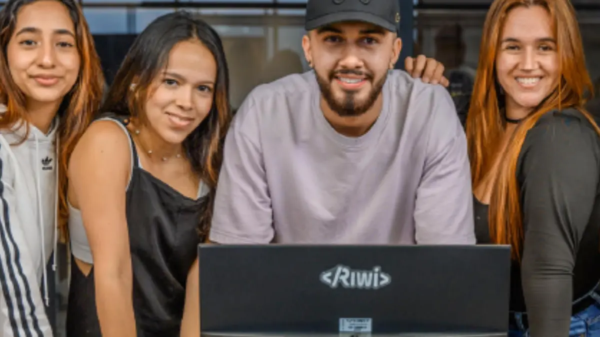 A Medellín llegó Riwi, un centro de entrenamiento en desarrollo de software que le apuesta con ...