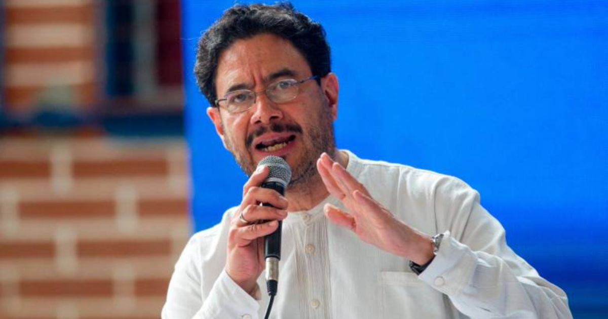 Iván Cepeda radicó proyecto de ley contra crímenes a la paz