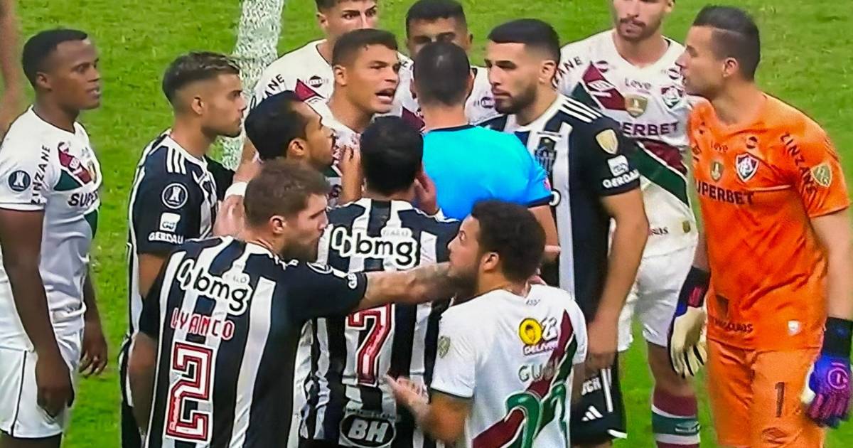 Video | Lluvia de críticas a Wilmar Roldán por polémica decisión en ...