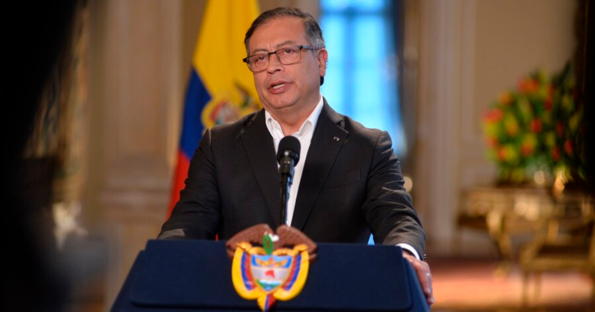 La desaprobación de Gustavo Petro subió del 20% al 61% en menos de un ...