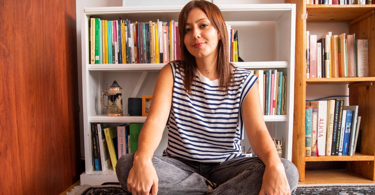 En la biblioteca de Manuela Gómez