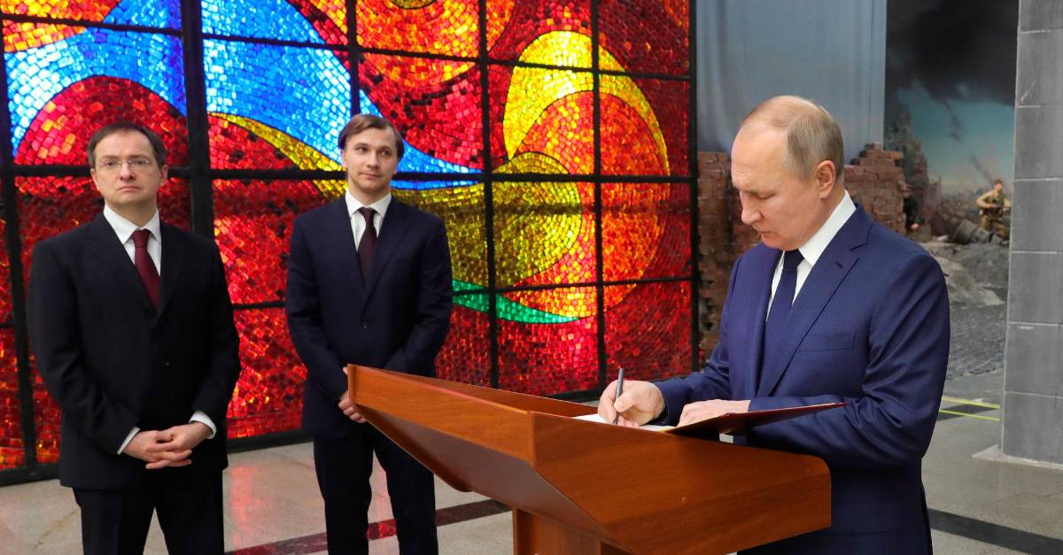 Putin Promulga La Extensión Del Tratado Nuclear