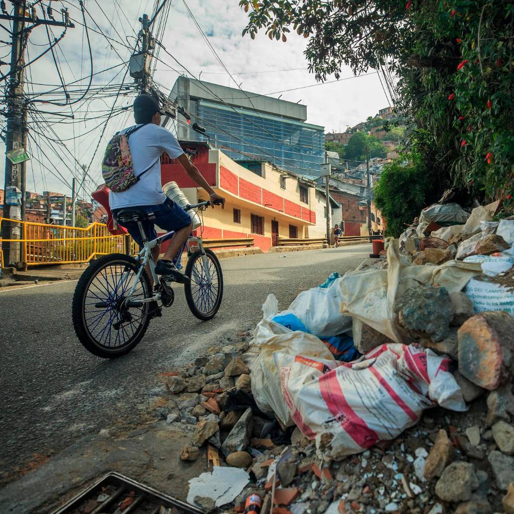 Con jalones de pelo, puñetazos y patadas mujeres protagonizaron riña en ...