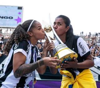 Daniela Arias y Gisela Robledo se coronaron campeonas con Corinthians en la liga femenina de Brasil