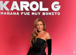 Karol G estrenó en Medellín su documental con Netflix: “admiro demasiado a Carolina”