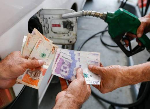 Gobierno Petro quiere seguir subiendo el precio del diésel, pero con ...