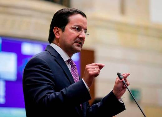 David Luna formaliza su renuncia al Senado: dice que enfrentará ...