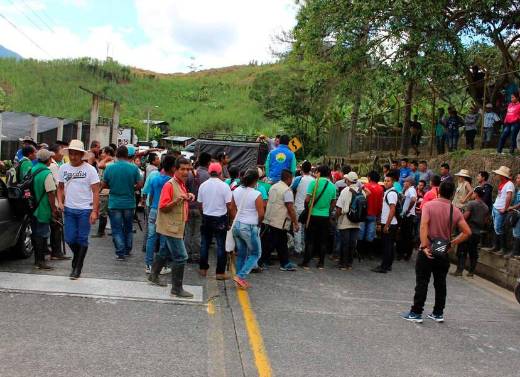 Con bloqueo de la vía Panamericana se agrava el orden público en Nariño