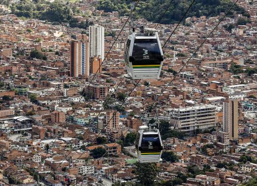 La historia del Metrocable de Medellín, el primer transporte urbano de ...