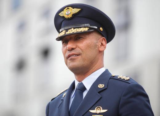 Piloto, 30 años de experiencia y líder de la Operación Esperanza: así ...