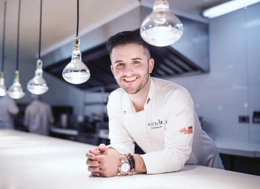 El chef paisa Juan Manuel Barrientos firmó contrato con la empresa de ...