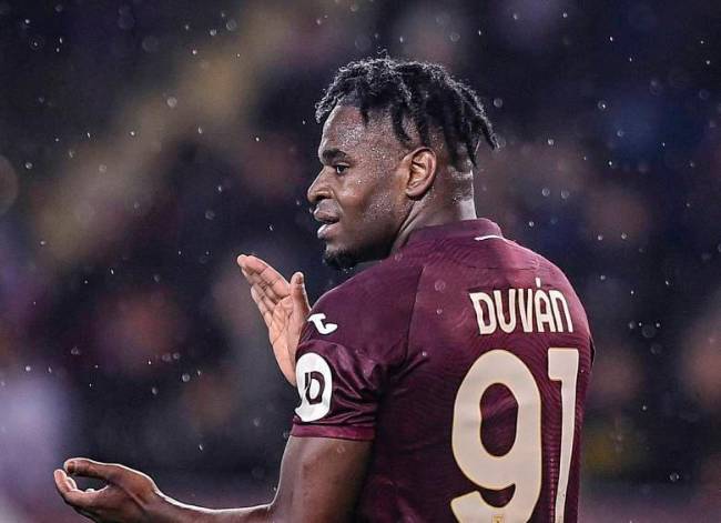 Duván Zapata cayó en la “epidemia” de lesiones en Europa: se rompió el ...