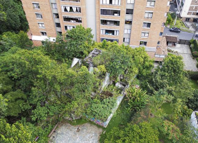 En imágenes: así luce la imponente casa de René Higuita en El Poblado ...