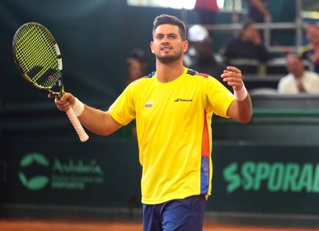 Memorable triunfo de Nicolás Mejía en la Copa Davis: primer punto para ...