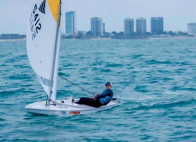 Simón Gómez conquistó las aguas de Ecuador y es el primer colombiano en ...