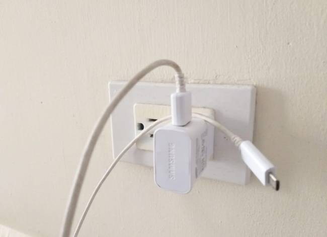 Dejar el cargador conectado sin el celular puede ser costoso: esto es ...