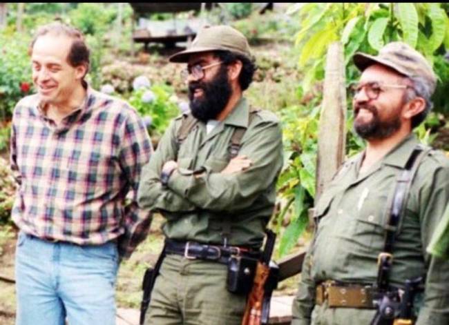 Álvaro Leyva: la historia de escándalos y trabajo por las Farc del ...