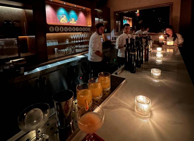 en provenza medellin hay un bar inspirado en el siglo pasado