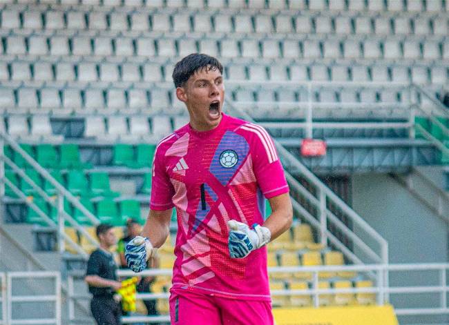 ¿Por qué el arquero inglés Alexei Rojas que brilla en el Sudamericano ...