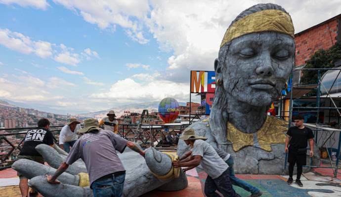 En fotos | La Comuna 13 ya tiene su diosa, La Pachamama
