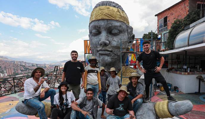 En fotos | La Comuna 13 ya tiene su diosa, La Pachamama