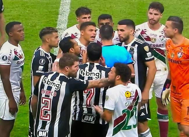 Video | Lluvia de críticas a Wilmar Roldán por polémica decisión en ...