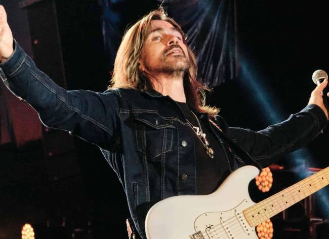 Juanes y su doble celebración: La camisa negra cumple 20 años y ...