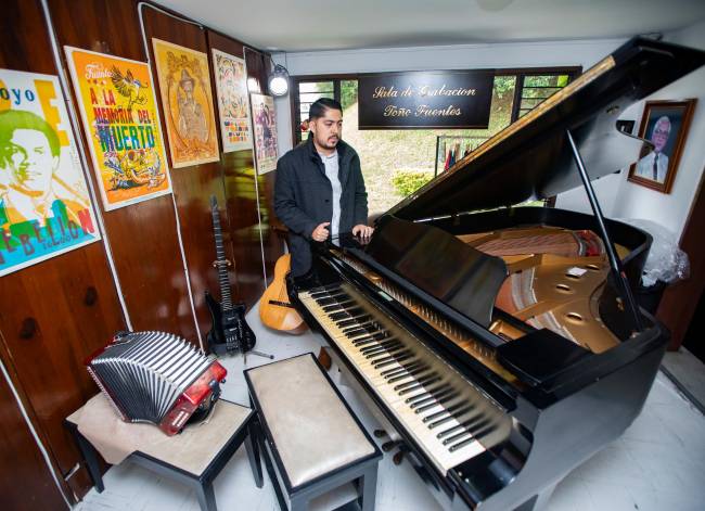 Los 90 años de Discos Fuentes y cinco objetos que hacen parte de la ...