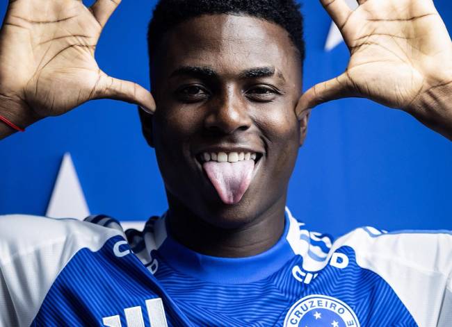 Néiser Villarreal fue presentado en el Cruzeiro de Brasil