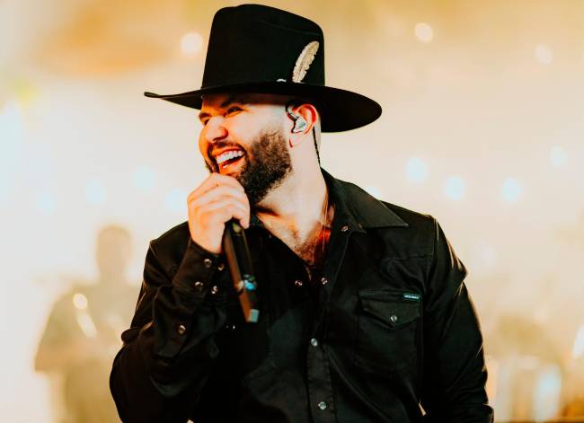 Carín León habla sobre su show en Medellín. “Estoy en el mejor momento ...