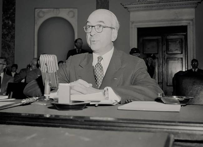 Algo más de Oppenheimer: ¿quién fue Lewis Strauss?