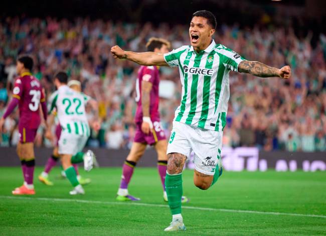 “Cucho” Hernández, figura con el Betis en la goleada sobre Valladolid ...