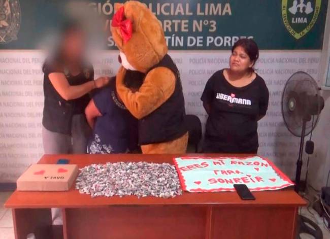En video | Policía se disfrazó de osito de San Valentín para detener a ...