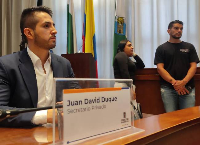Concejo aprueba la moción de censura y destituye a Juan David Duque ...