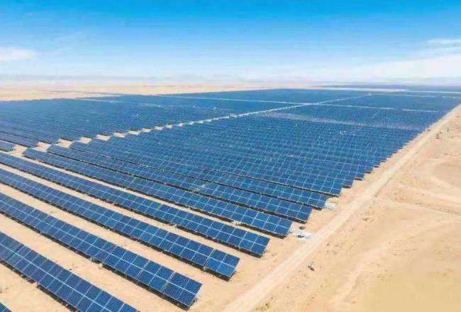 China construyó el parque solar más grande del mundo en el Tíbet, siete ...