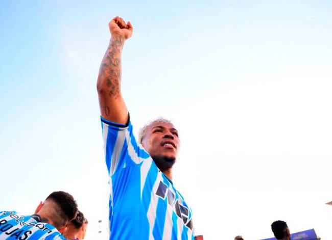 Quintero dio asistencia y Roger Martínez marcó gol en la final de la ...