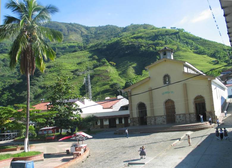 Condenan a los paramilitares “René” y “Carepollo” por la toma y matanza ...