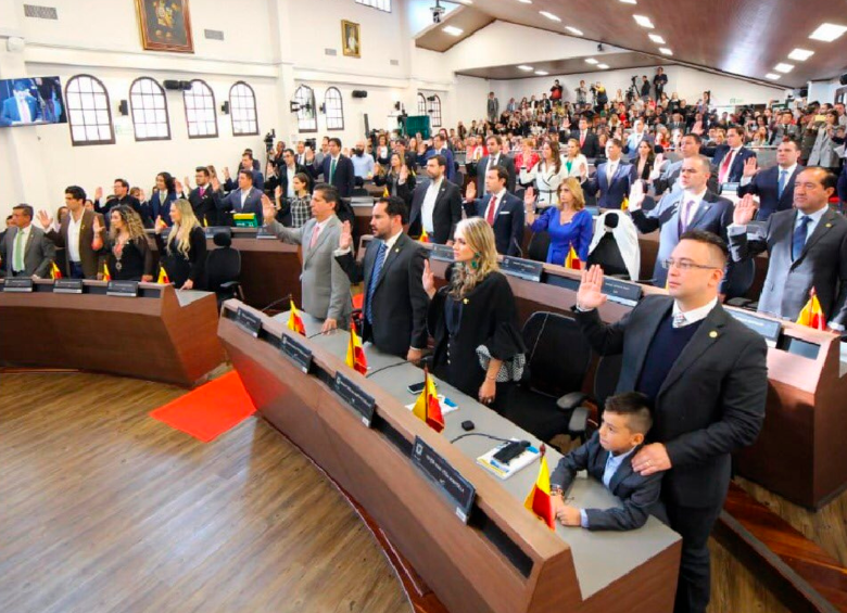 ¿Se la ganan ‘de ojo’? Procuraduría investiga a 10 concejales de Bogotá ...