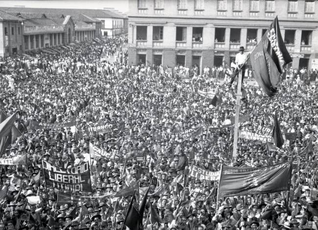 Especial Viaje Fotográfico Al Fugaz Esplendor De La Medellín De Los