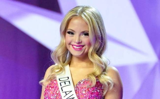 Kayla Kosmalski, la primera Miss Simpatía con síndrome de Down en ...