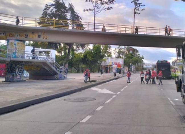 Nuevos Disturbios Se Presentaron A Las Afueras De La Universidad