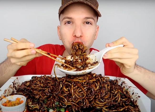 Nikocado Avocado: el youtuber que engañó al mundo