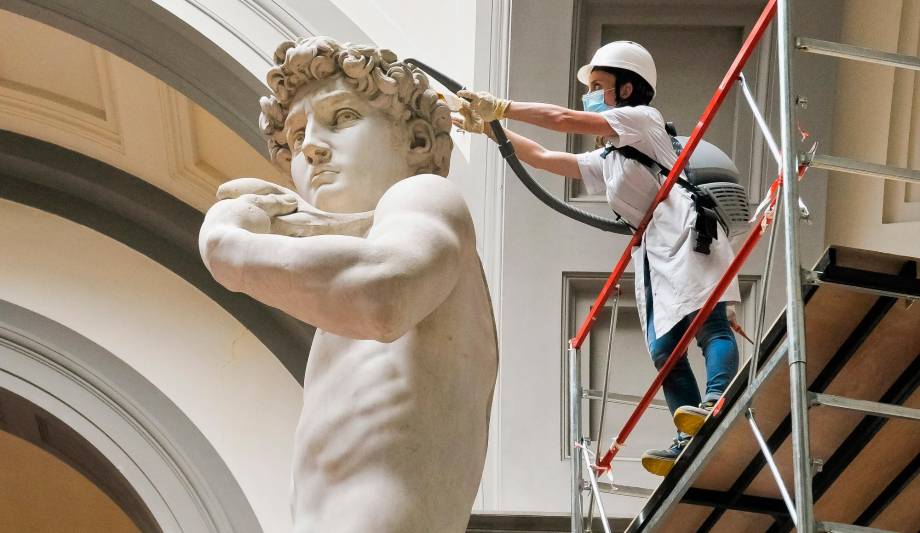 En imágenes | El David obra maestra de Miguel Ángel, ha ingresado al ...