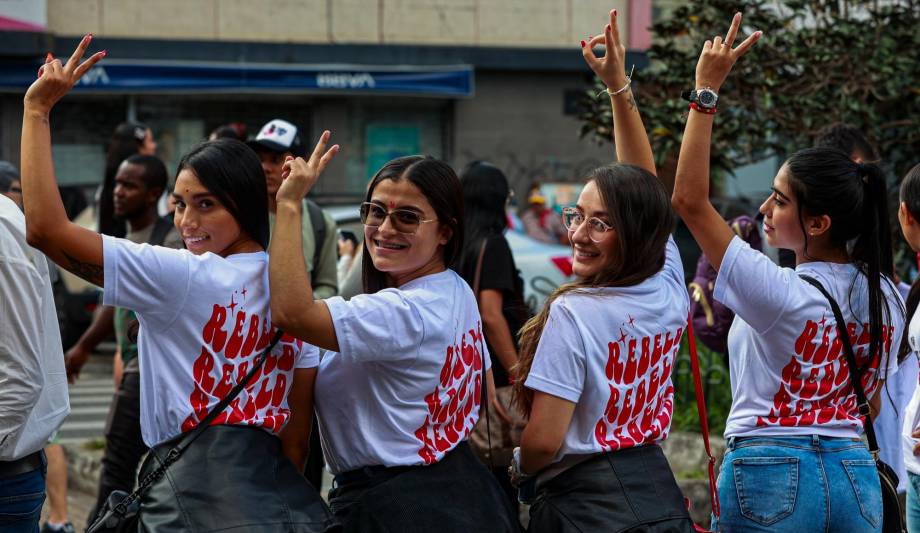 En fotos | ¡La dieron toda! Estos son los oufits de los fans de RBD en Medellín