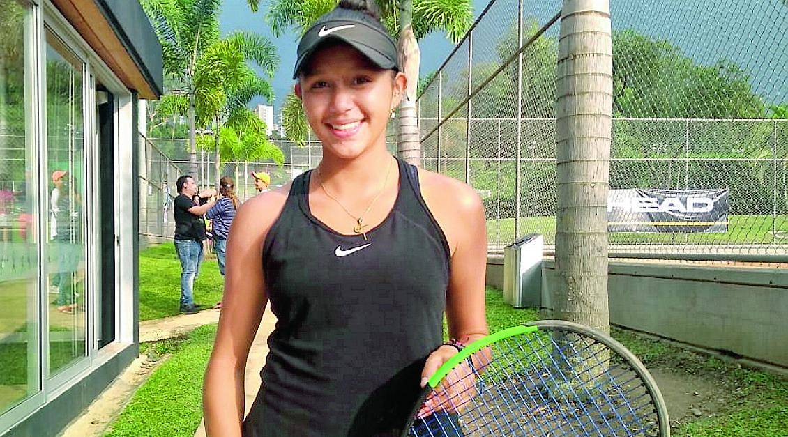 En el Nacional de tenis, Kelly deleita con su talento